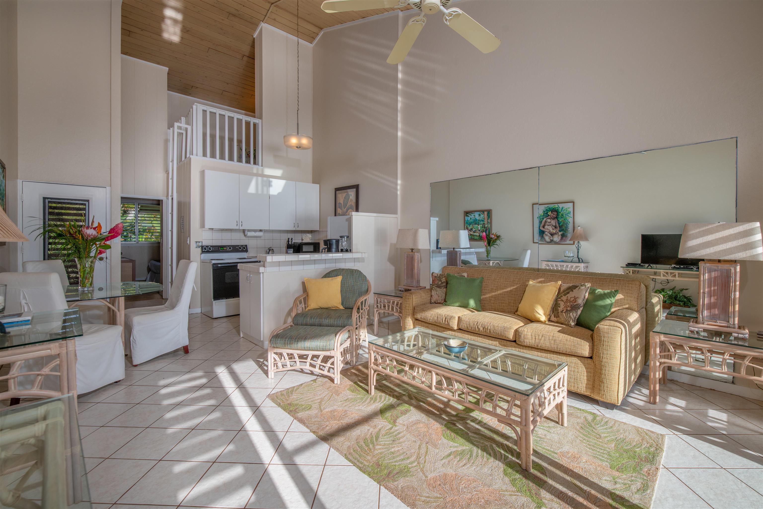 Napili/Kahana/Honokowai Condo : Mahina Surf Unit 202, Maui, Hawaii